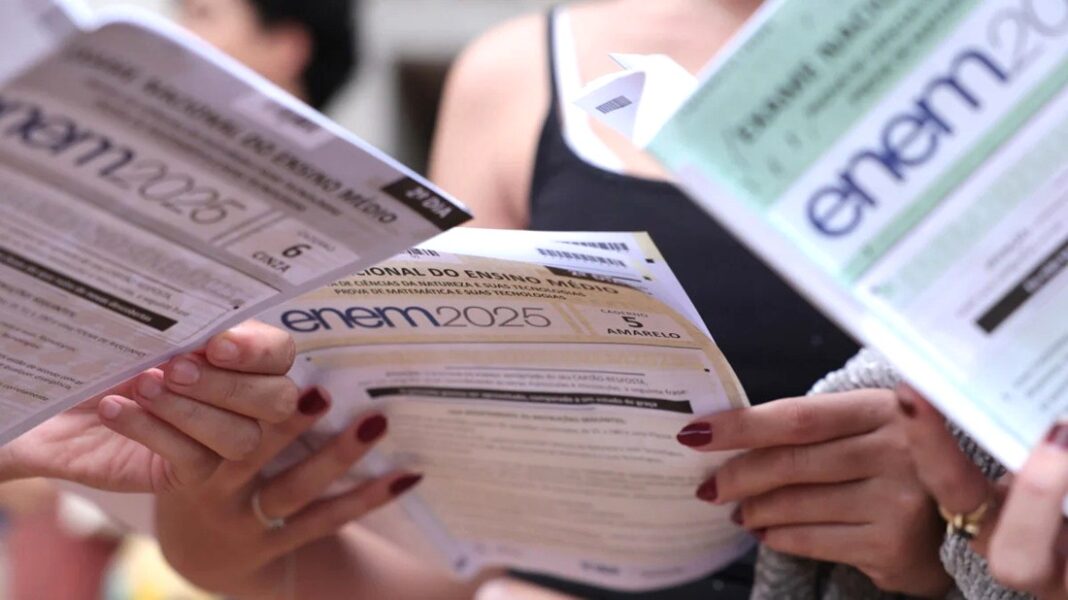 Como utilizar a nota do Enem para estudar no Brasil ou no exterior ...